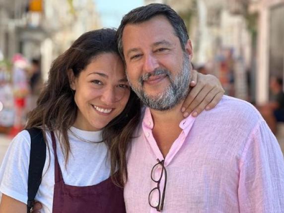 Salvini rientra dalle vacanze in Puglia: «Sono tornato con due chili e ...