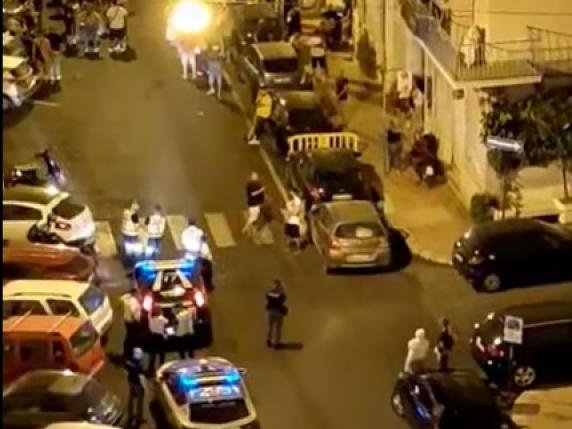 Taranto, festa con cantante neomelodico in strada per il matrimonio ...