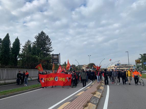 Same di Treviglio, operai Fiom-Cgil in corteo contro la Finanziaria e ...