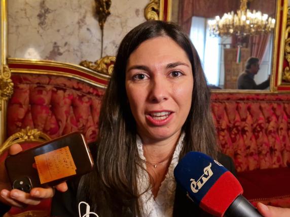 Il ritorno di Giulia Sarti, dalla «rimborsopoli» M5S al limite del ...