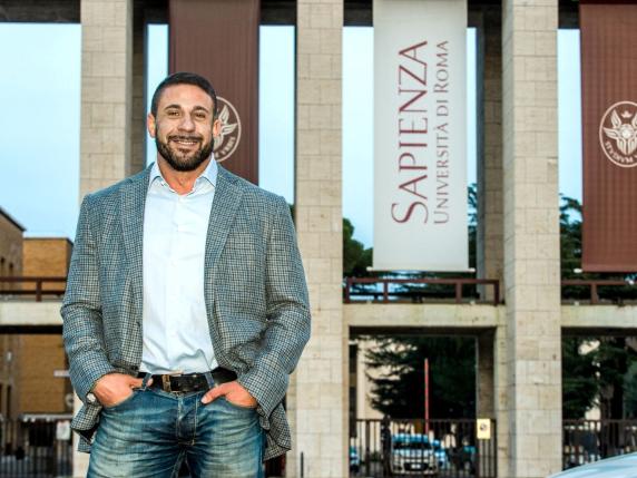 L'ex prof pornodivo Ruggero Freddi e la sconfitta al Tar della Sapienza ...