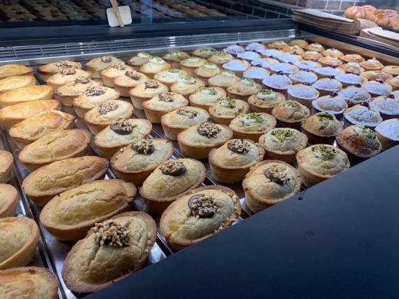 Pasticciotti che passione anche a Bari: il laboratorio di Martinucci di ...