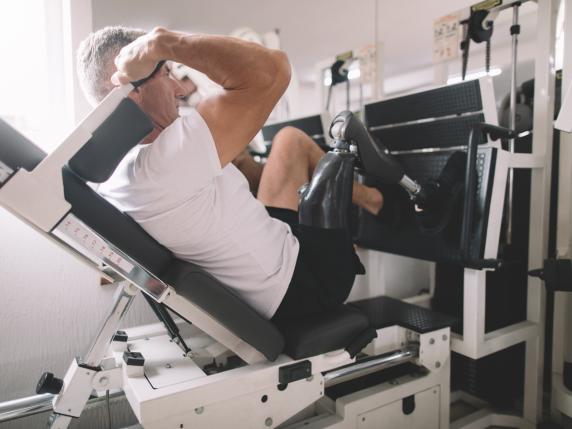 Longevità, il segreto è mantenere il corpo tonico: sollevare pesi a 65 ...