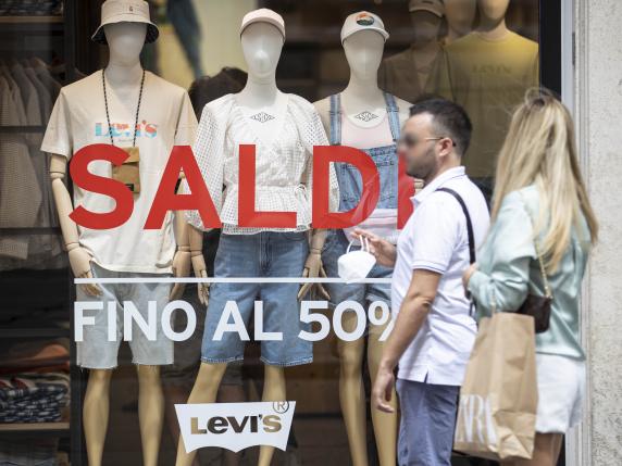 Saldi, conto alla rovescia: 7 romani su 10 pronti per gli acquisti ...