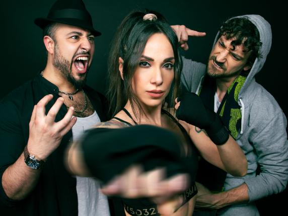 Le mille vite di Ketty Passa, la cantante dei Kemama: «Speaker ...