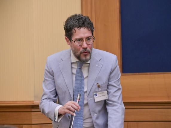 Francesco Spano, cosa c'è dietro le dimissioni: i contratti al marito ...