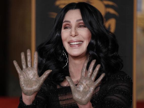 Cher, il memoir della star: la povertà, la musica, i tradimenti del ...