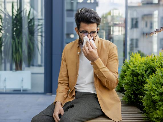 Muco nasale, che cosa dice il suo colore sulla nostra salute e a che ...