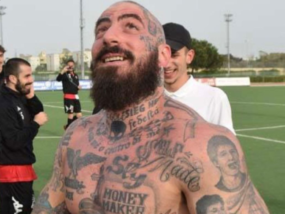 Aggredì il gioielliere-influencer Lorenzo Ruzza, prosciolto l'ex ...