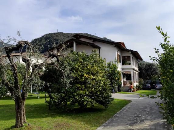 Massa Carrara, coppia di anziani trovata morta: ipotesi omicidio ...