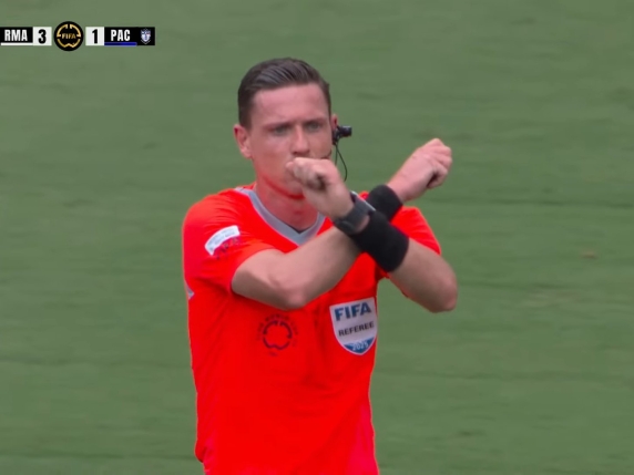 Rudiger accusa Cabral, l'arbitro fa il segno «Niente Razzismo». Cosa ...