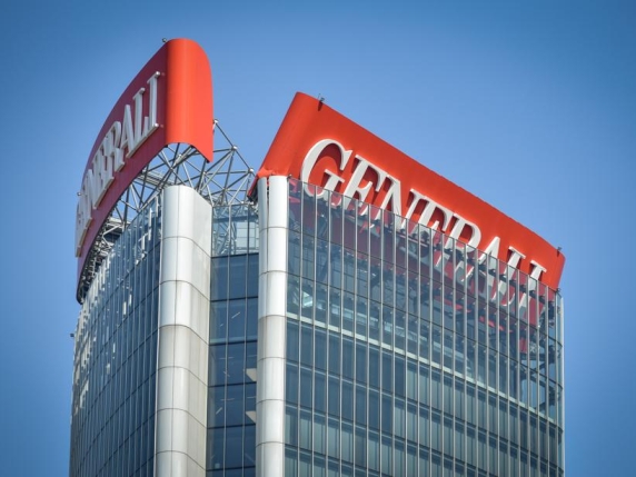 Milano, il crollo dell'insegna Generali sulla torre Hadid. Il boato ...