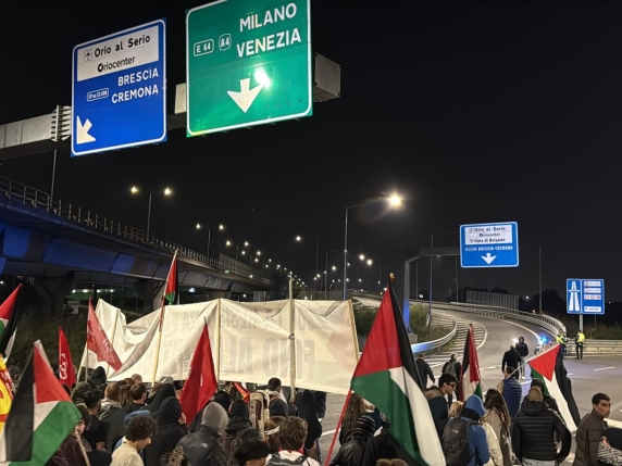 Autostrada A4 Bergamo, casello chiuso per manifestazione | Corriere.it