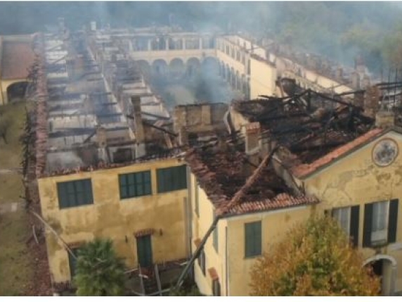 Il rogo al monastero della Bernaga e la «missione impossibile» dei ...