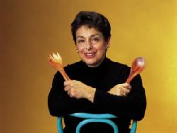 Marian Burros, è morta a 92 anni la food writer che ha scritto la ricetta più amata di sempre ...