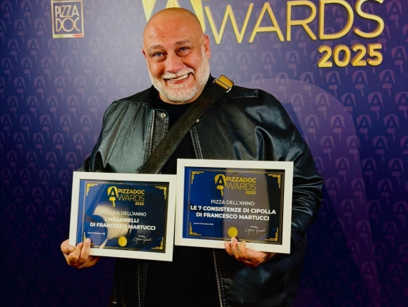 La migliore pizzeria del 2025? È «I Masanielli» di Caserta. Franco Pepe di «Pepe in Grani» e ...