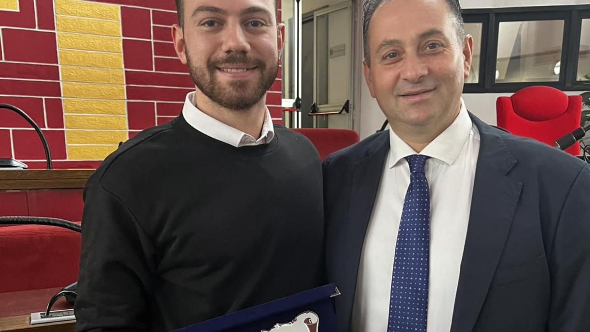 Luca Morelli, premiato il ragazzo di Roma che salvò uomo in acqua a ...
