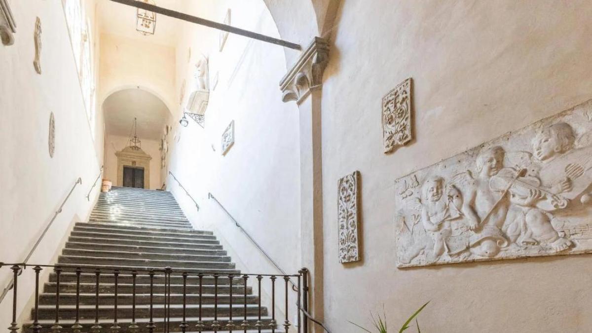 Palazzo Felicini e la casa di Signori in vendita: le foto della dimora ...