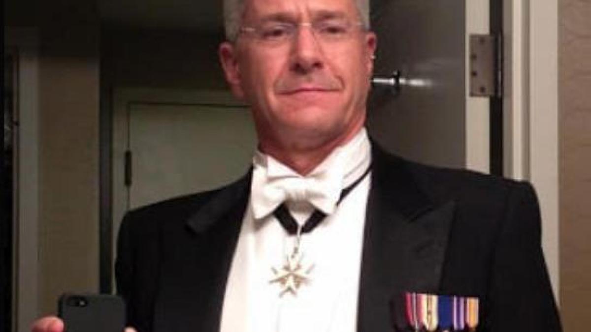 Truffe romantiche, parla una delle vittime di Larry Brooks: «Voleva sempre più soldi, ma ero ...