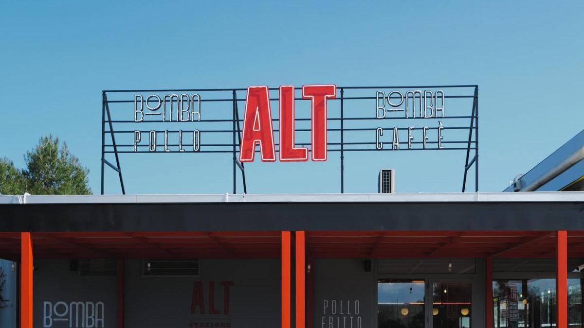 Roma, all'Eur si lavora al cantiere di «Alt Stazione del Gusto» di Niko ...