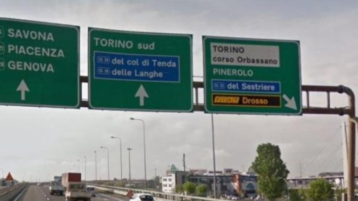 Sassi contro auto sull'autostrada Torino-Pinerolo, si cerca uomo in ... Sassi contro auto sull'autostrada Torino-Pinerolo, si cerca uomo in ...