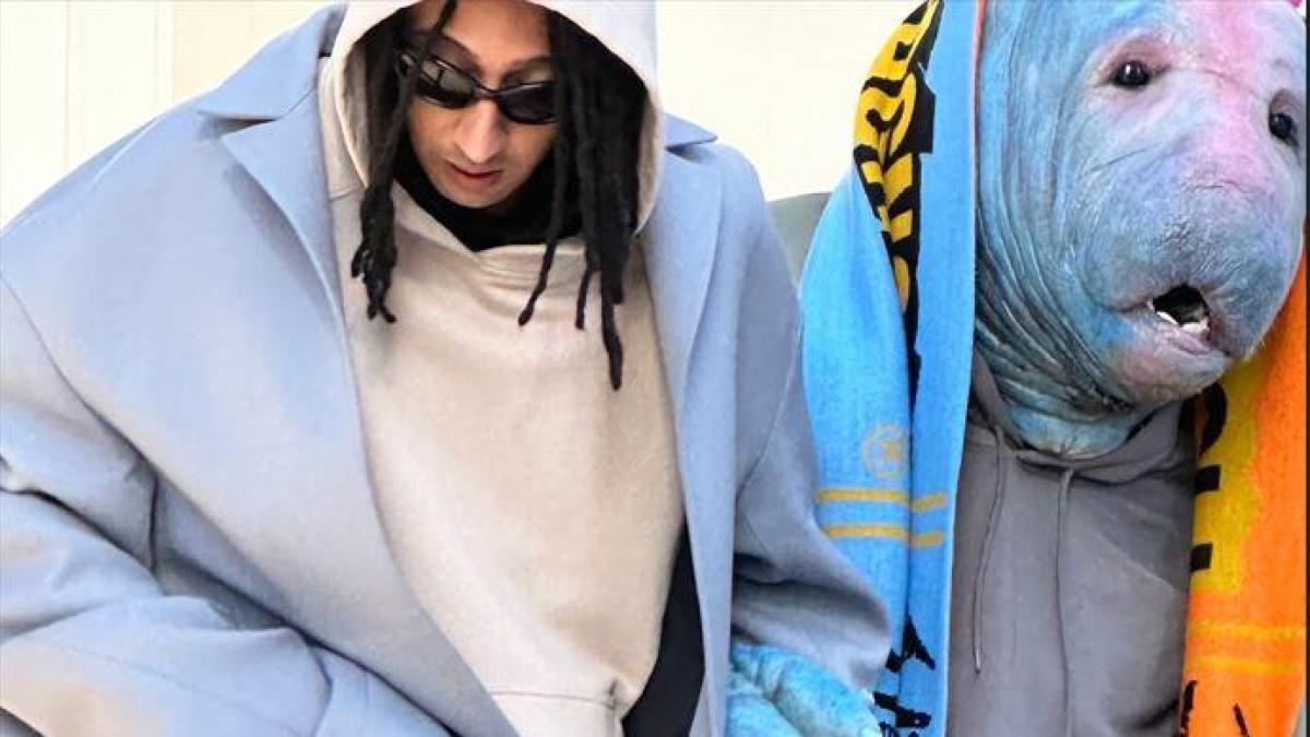 Ghali a Napoli, avvistato a via Chiaia con un "alieno" | Corriere.it