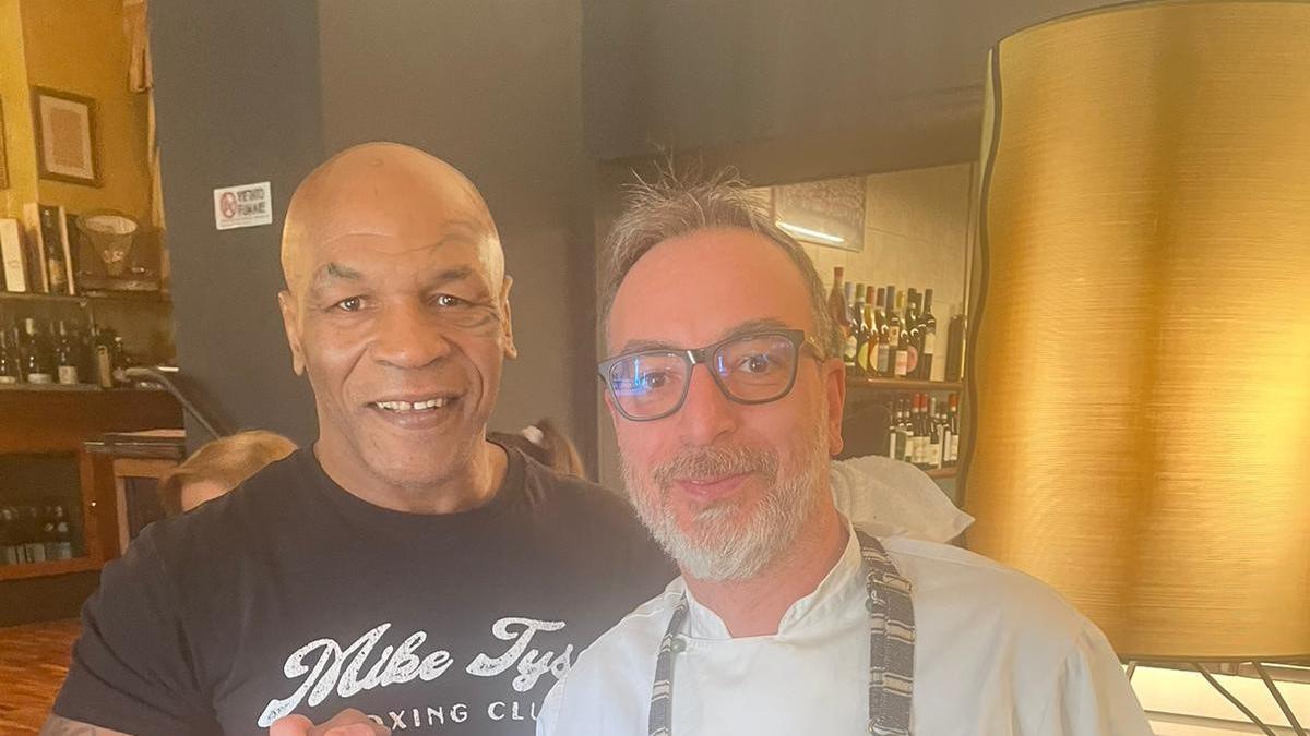 Tyson a Torino, le foto del suo primo giorno: al ristorante spaghetti ...