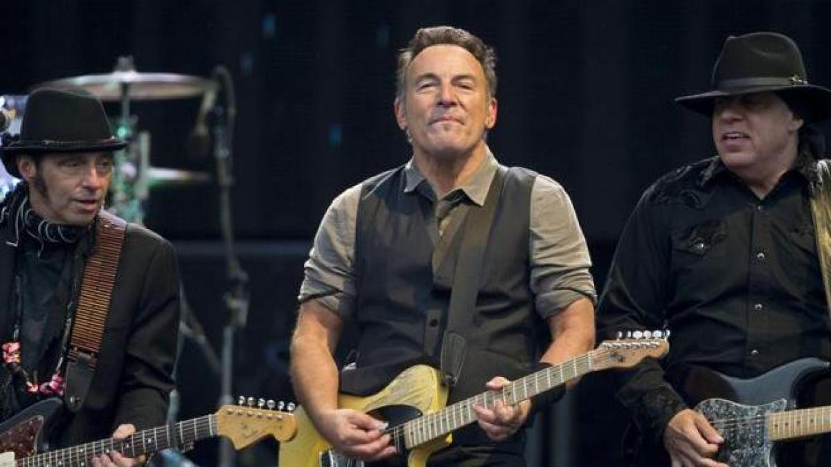 Bruce Springsteen, rinviate al 2025 le due date italiane a San Siro ...