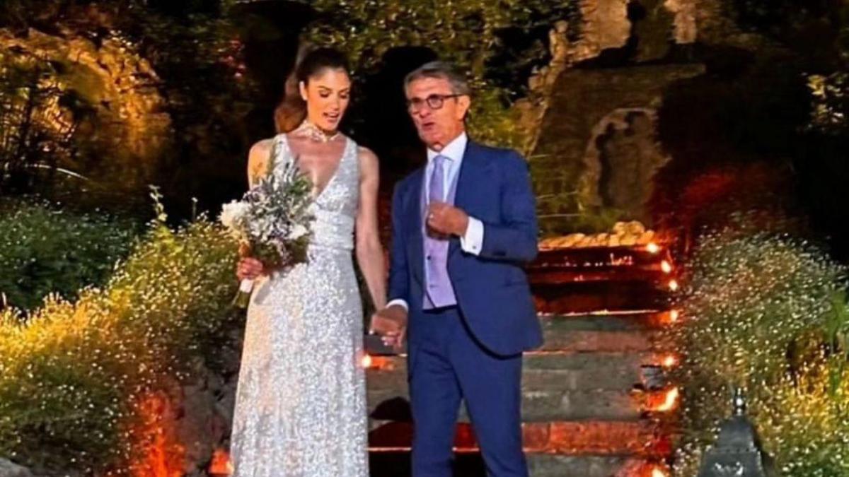 Daniela Ferolla e Vincenzo Novari sposi: nozze al castello con cambio d ...