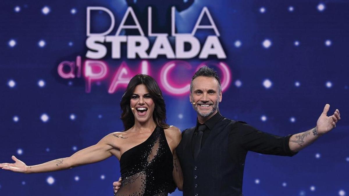 «Dalla strada al palco», un format tutto virato sul patetismo | Corriere.it