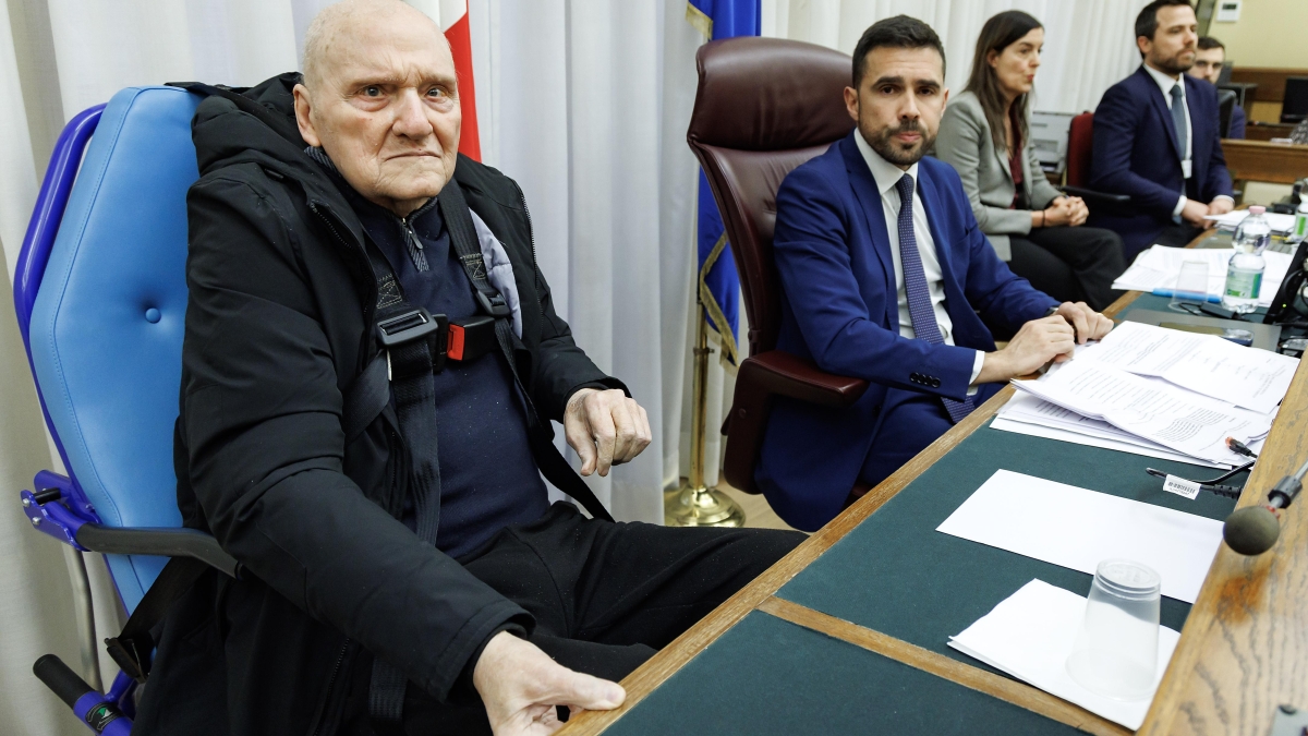 Torna in aula il «profeta» del Forteto: ma il fantasma di Fiesoli nega ...