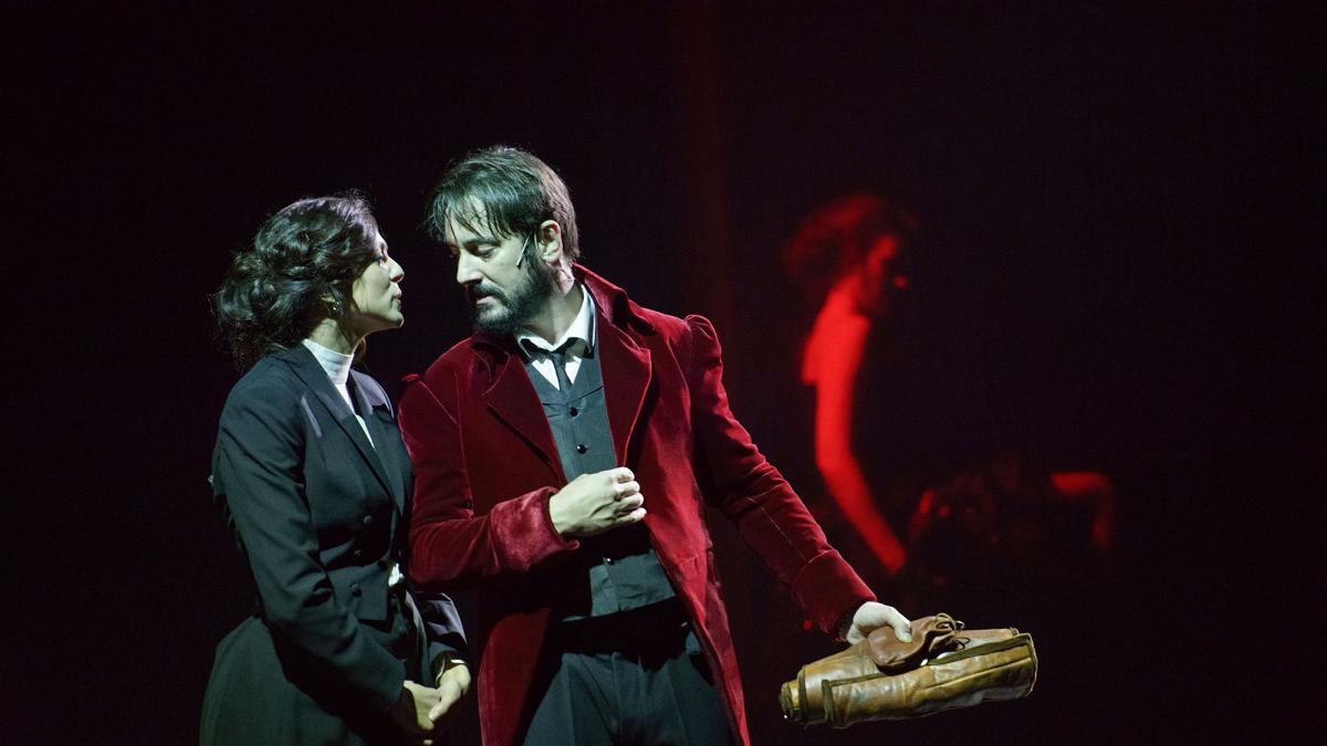 Due spose, un delitto, dialetti e colpi bassi: al Carcano viaggio nell ...