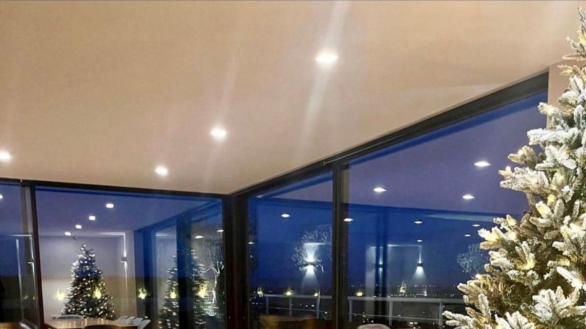 Totti-Noemi, la prima foto della nuova casa (con tanto di albero di Natale): «Work in progress ...