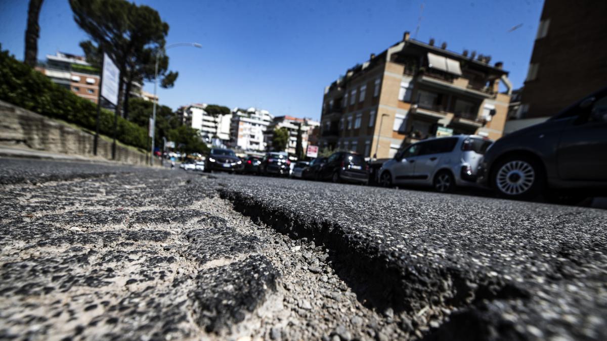 Roma, dal Comune 2,3 milioni per rifare l'asfalto rovinato su 16 ...