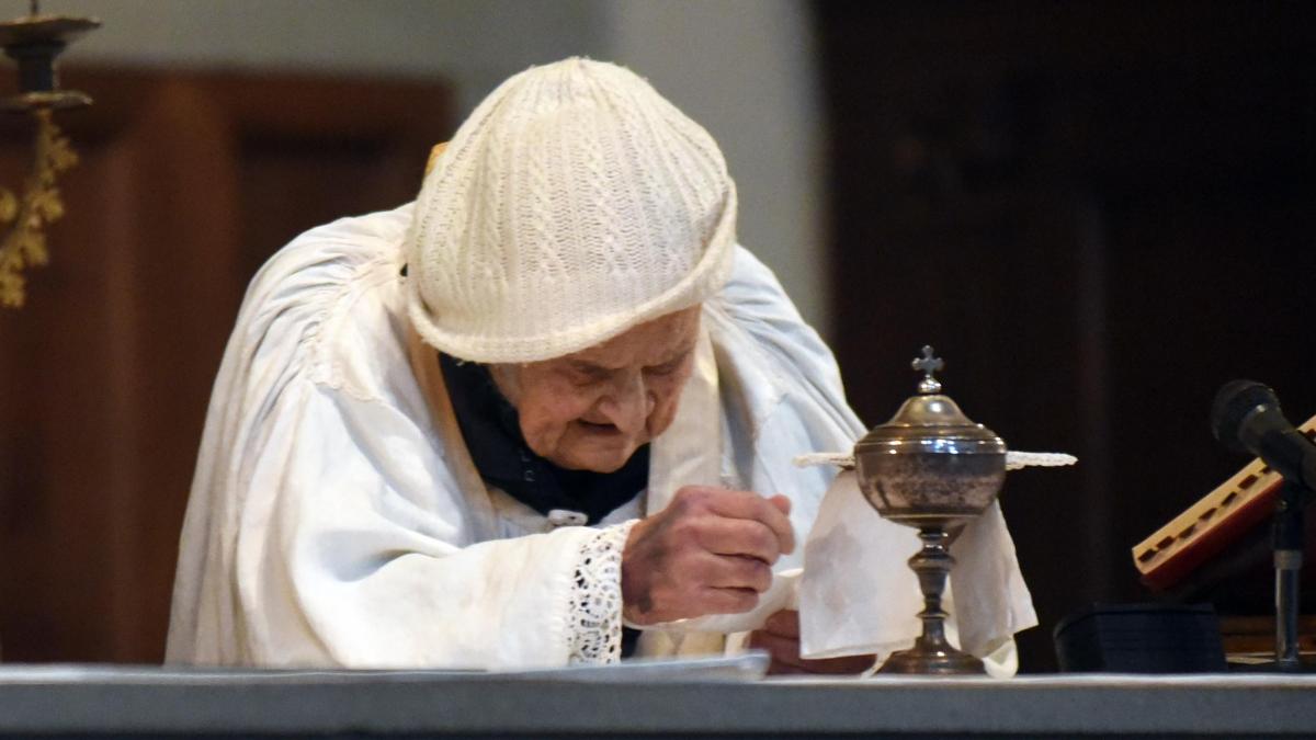 Morto Don Gamucci, il sacerdote simbolo di San Niccolò aveva 98 anni ...