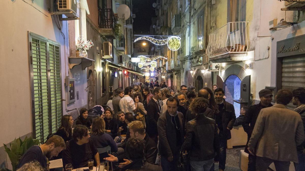 Movida Napoli, per i baretti resta il coprifuoco. Il Tar boccia il ...