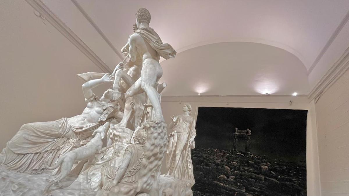 «Of Men and Giants», Davide Cantoni vs Collezione Farnese | Corriere.it