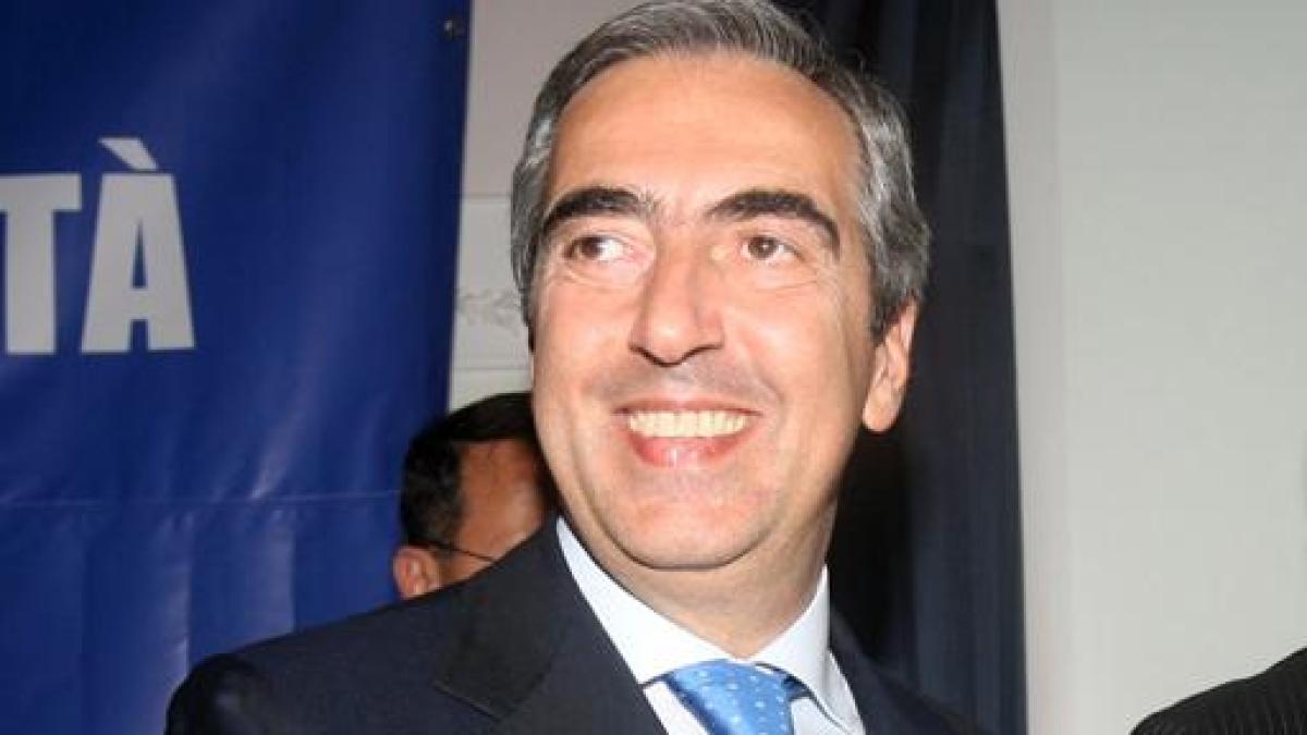 Comunali Napoli, Gasparri: «Alle urne si va coi simboli» | Corriere.it