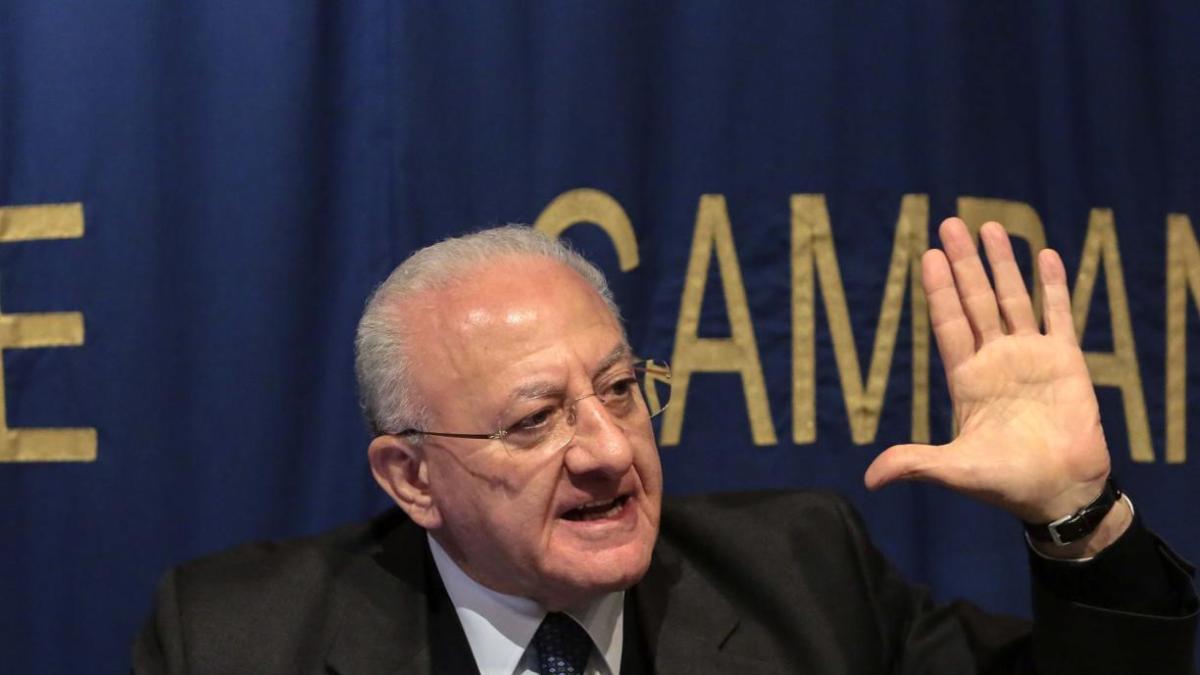 Covid-19, De Luca: «Picco settimana prossima, più di tremila contagi. E ...