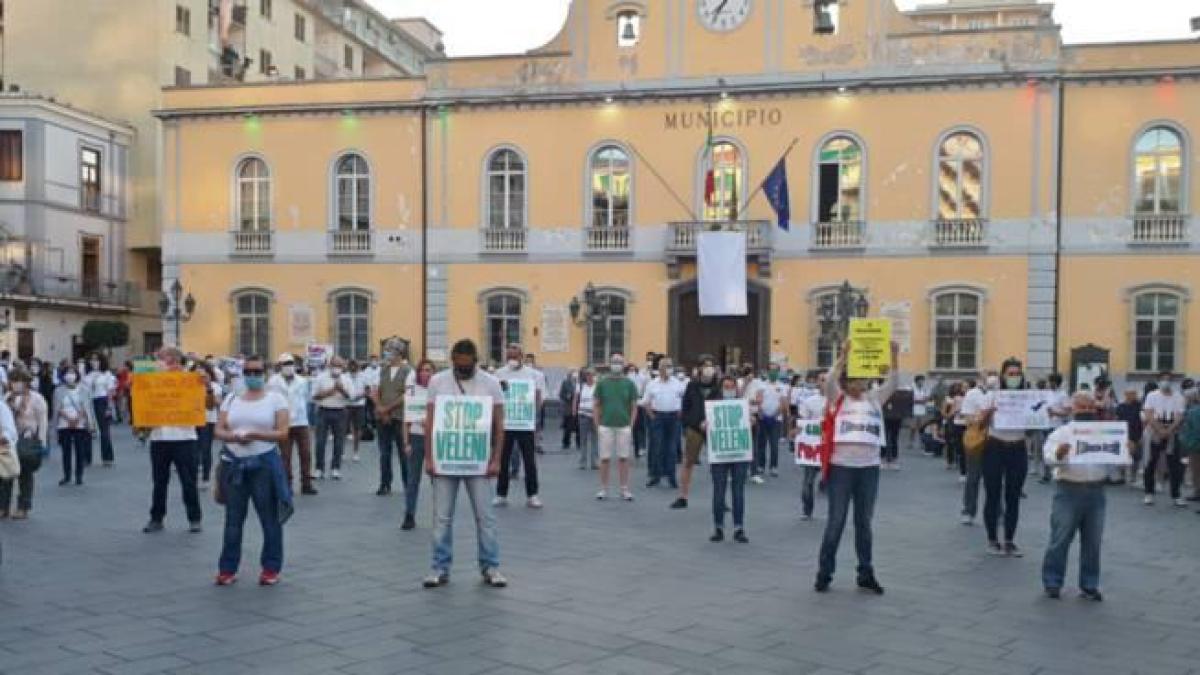 Sarno, flash-mob «ogni settimana» al Comune contro sversamenti veleni ...