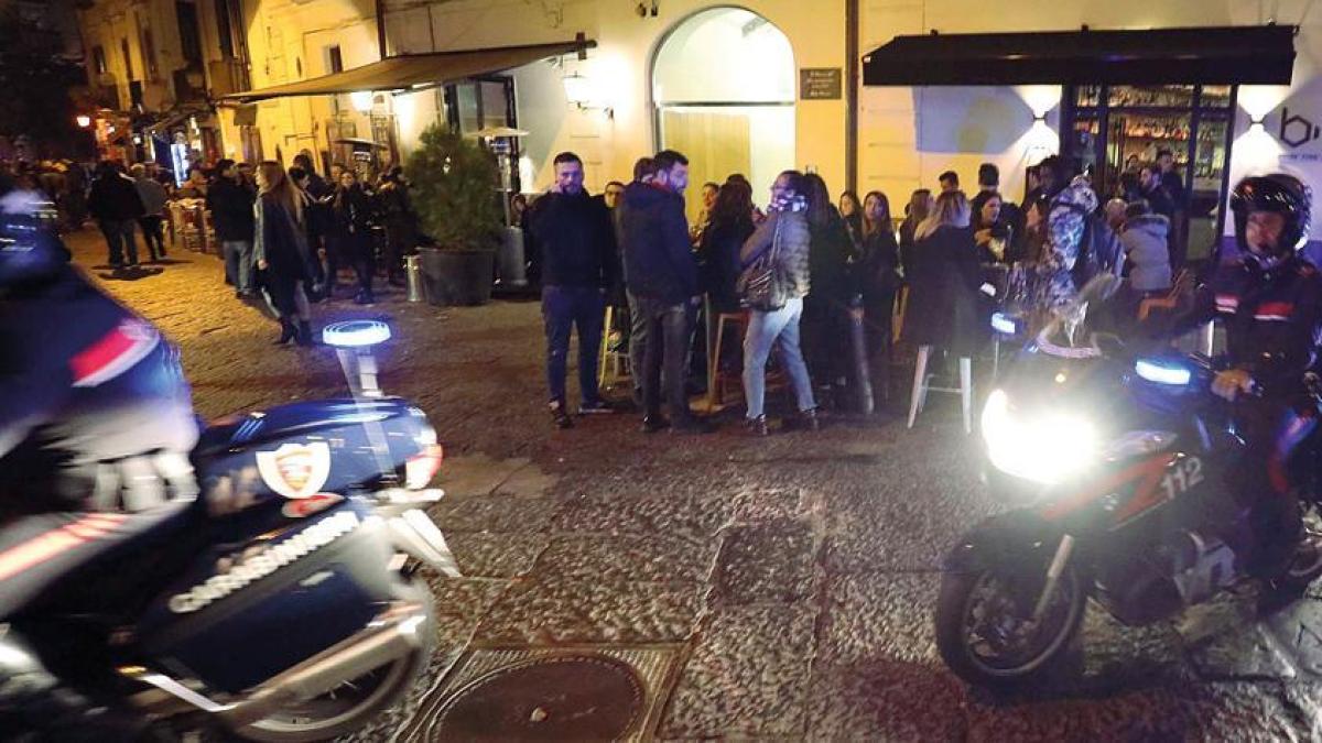Spari nella movida dei “baretti” di Napoli, 10 anni al figlio del boss ...
