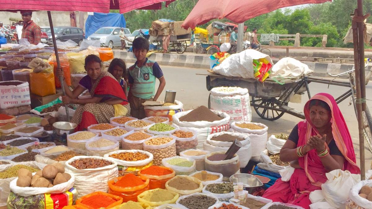 Indiani e napoletani attaccati alla vita. New Delhi e la venerazione di ...