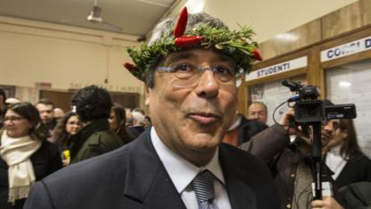 Totò Cuffaro si laurea in Giurisprudenza | Corriere.it