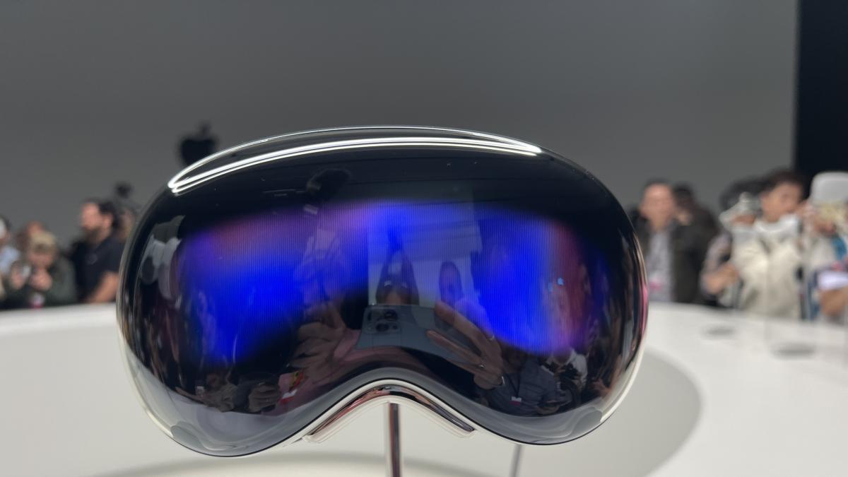 Apple Vision Pro, com'è fatto: le nostre foto da Cupertino del visore ...