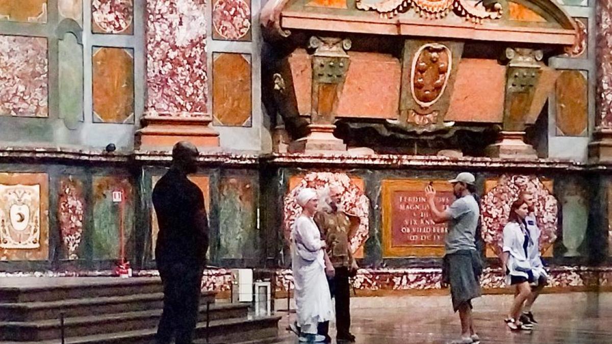 Firenze, Leonardo Di Caprio in vacanza con Tobey Maguire e i genitori ...