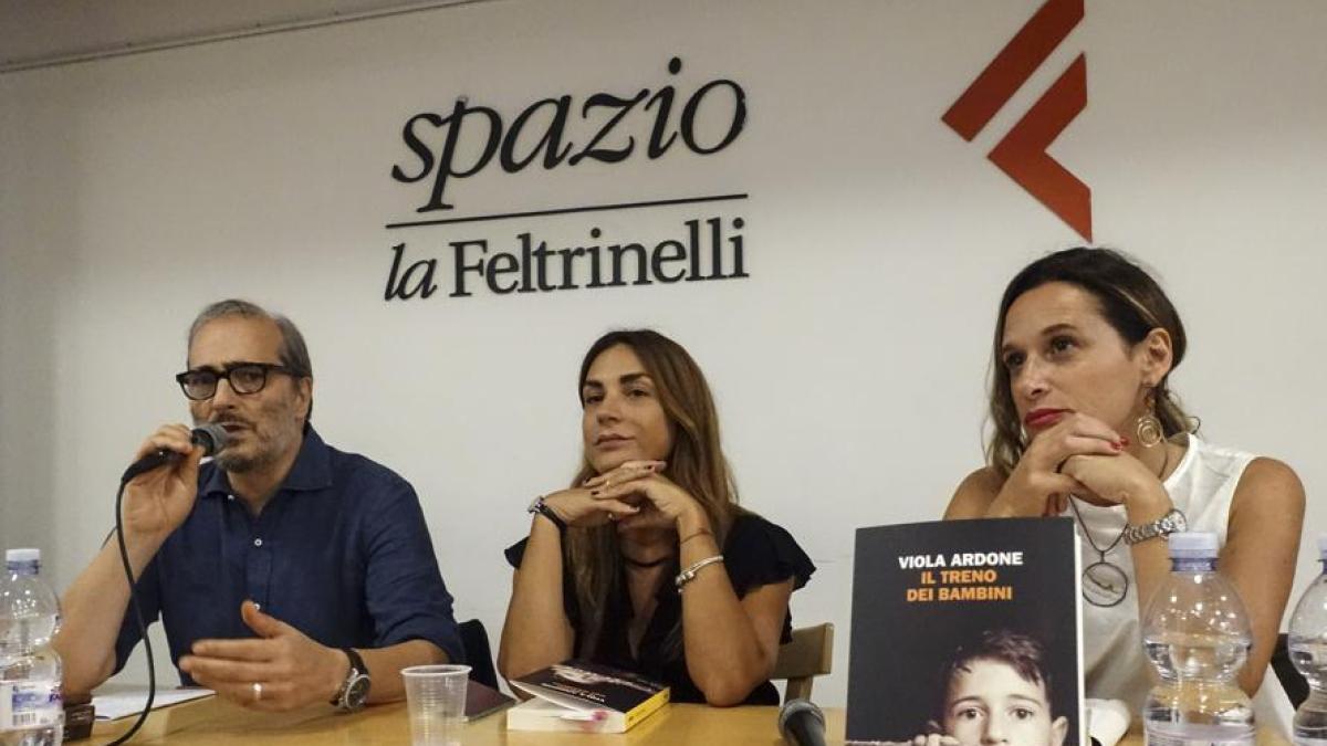 Napoli, riapre la libreria Feltrinelli di piazza dei Martiri | Corriere.it