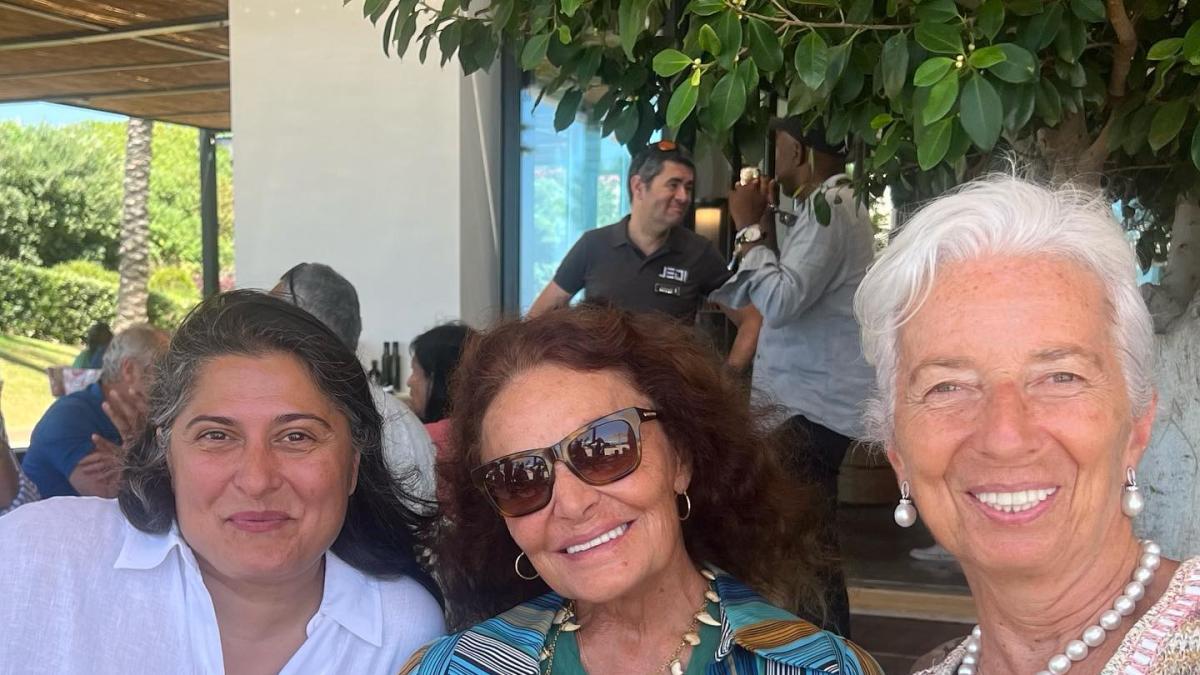 Lagarde al Google camp in Sicilia. I temi: guerra e ecologia E Bocelli canta per gli ospiti del ...