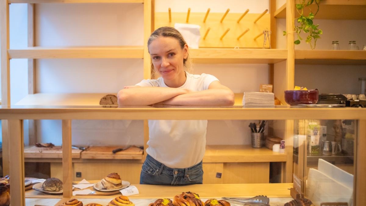 Natalia Nikitina, da modella a panettiera: «Alle 8 clienti già in coda ...