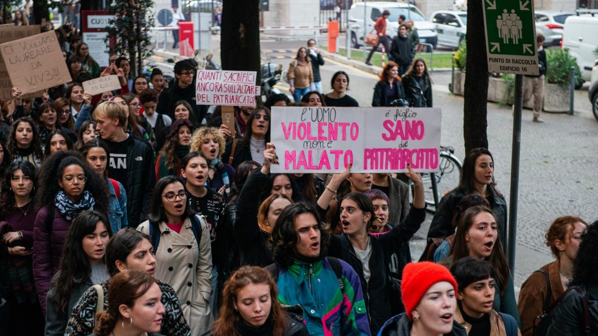 Nei licei di Roma il ricordo di Giulia Cecchettin, tra silenzi e urla ...