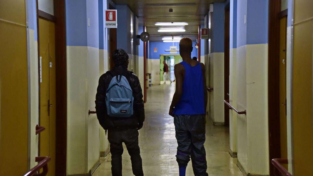 Nassor, 16 anni, migrante torturato in Libia che non trova assistenza ...